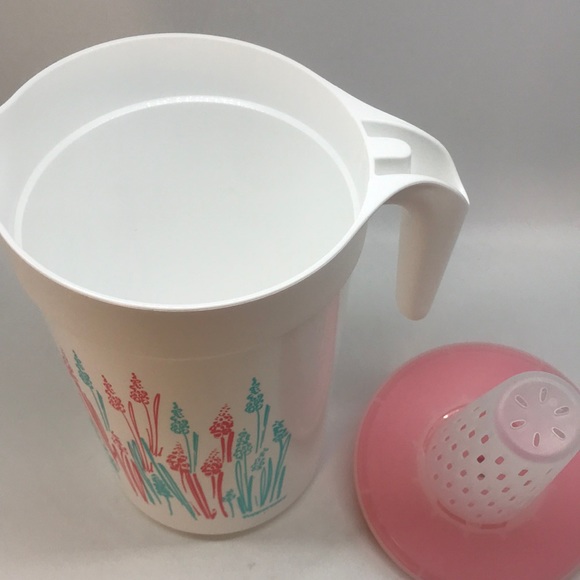 Tupperware | Kitchen | Tupperware Set Jumbo Jug 4 Liter 6oz Tumblers ...